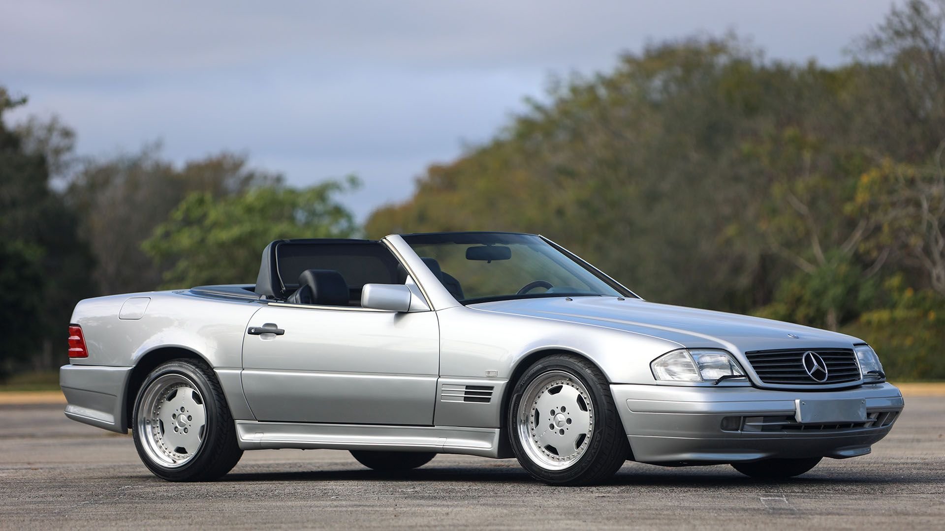 1992 Mercedes-Benz 500SL VIN WDB1290661F054053 | Hagerty Valuation Tools